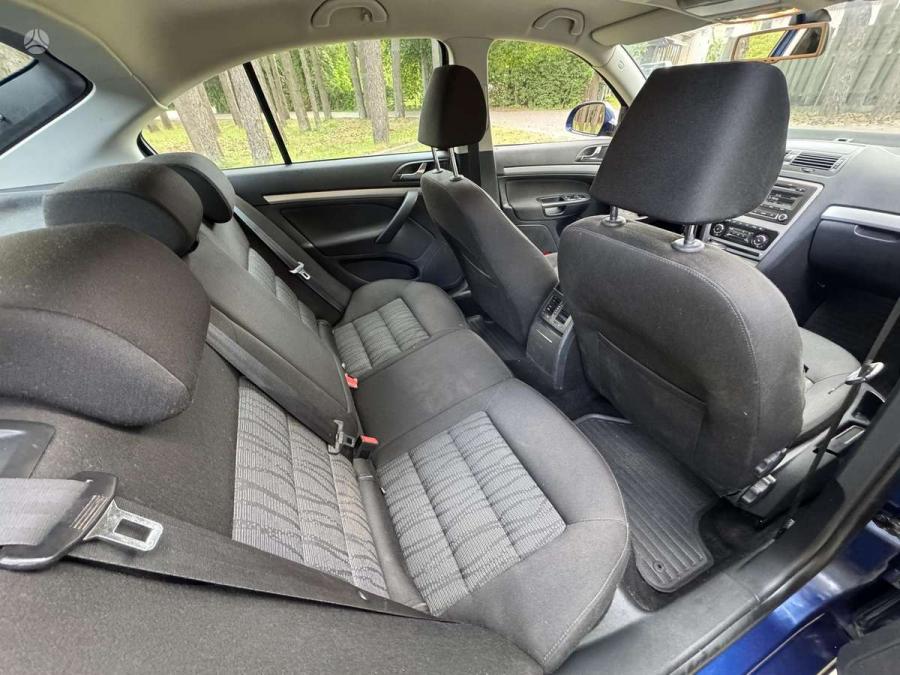 Zils Skoda Octavia 2011 Kauņa, ar dzinēja tilpumu 1.97 L un nobraukumu 280 tūkst. km par 2999 €, foto 10 vietnē AUTOMOTO.COM.LV