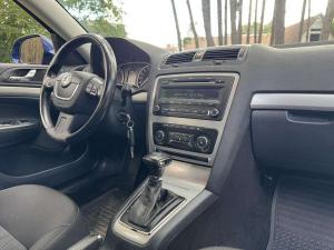 Zils Skoda Octavia 2011 Kauņa, ar dzinēja tilpumu 1.97 L un nobraukumu 280 tūkst. km par 2999 €, foto 12 vietnē AUTOMOTO.COM.LV