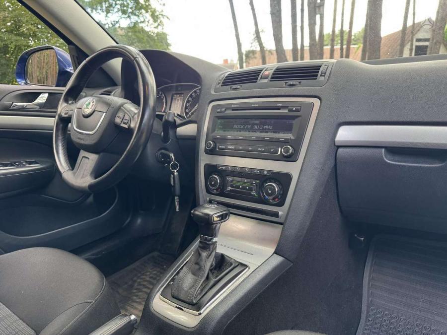 Zils Skoda Octavia 2011 Kauņa, ar dzinēja tilpumu 1.97 L un nobraukumu 280 tūkst. km par 2999 €, foto 12 vietnē AUTOMOTO.COM.LV