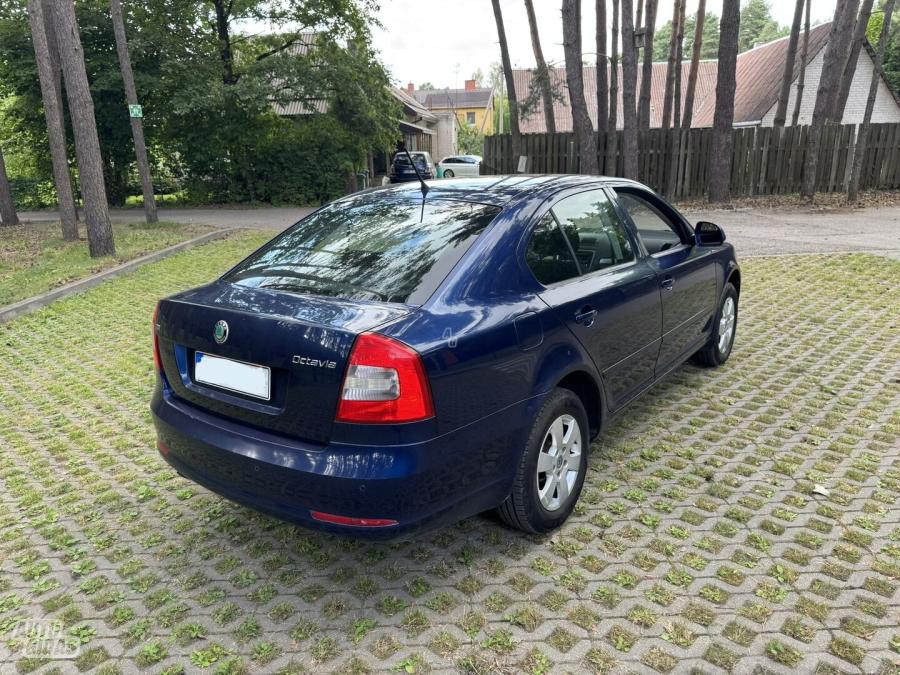 Zils Skoda Octavia 2011 Kauņa, ar dzinēja tilpumu 2.00 L un nobraukumu 270 tūkst. km par 2999 €, foto 4 vietnē AUTOMOTO.COM.LV