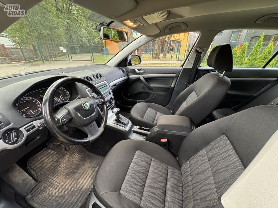 Zils Skoda Octavia 2011 Kauņa, ar dzinēja tilpumu 2.00 L un nobraukumu 270 tūkst. km par 2999 €, foto 6 vietnē AUTOMOTO.COM.LV
