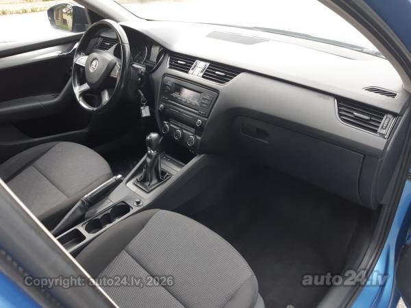 Blue Skoda Octavia 2013 in Viljandi, with an engine capacity of 1.20 L and mileage of 270 thousand km for 3990 €, photo 9 on AUTOMOTO.COM.LV