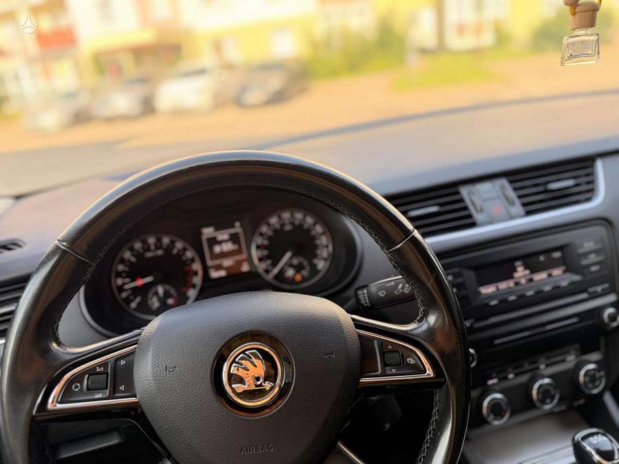 Zils Skoda Octavia 2014 Viļņa, ar dzinēja tilpumu 1.60 L un nobraukumu 192 tūkst. km par 6000 €, foto 15 vietnē AUTOMOTO.COM.LV