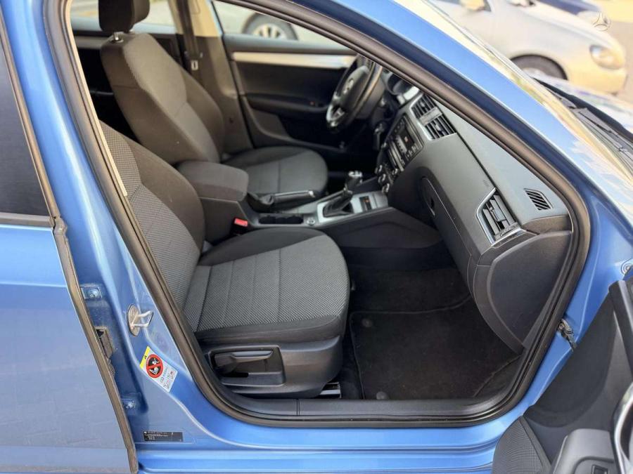 Zils Skoda Octavia 2014 Viļņa, ar dzinēja tilpumu 1.60 L un nobraukumu 192 tūkst. km par 6000 €, foto 22 vietnē AUTOMOTO.COM.LV