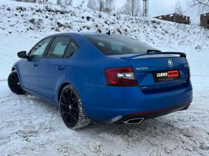 Blue Skoda Octavia 2017 in Vilnius, with an engine capacity of 1.97 L and mileage of 271 thousand km for 11990 €, photo 10 on AUTOMOTO.COM.LV