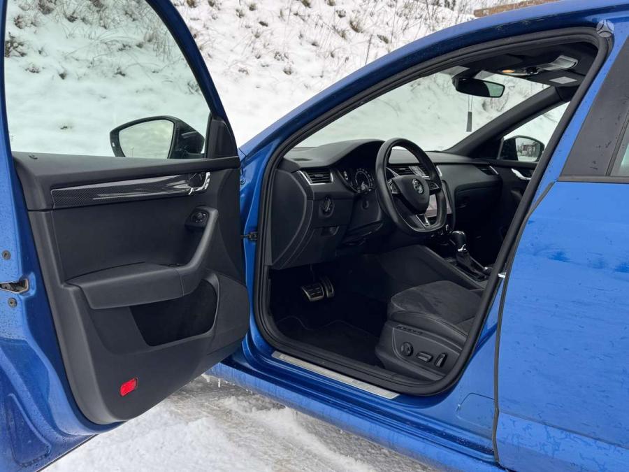 Blue Skoda Octavia 2017 in Vilnius, with an engine capacity of 1.97 L and mileage of 272 thousand km for 11690 €, photo 10 on AUTOMOTO.COM.LV