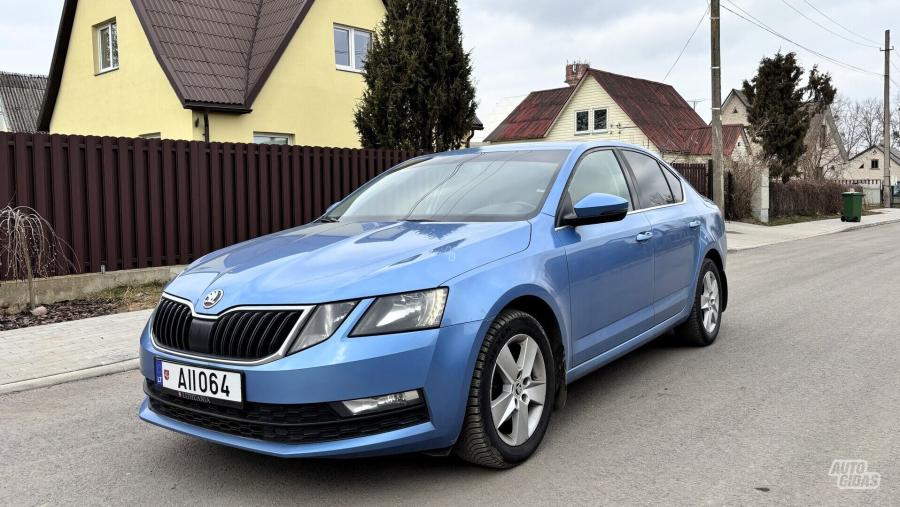 Blue Skoda Octavia 2017 in Kaunas, with an engine capacity of 1.60 L and mileage of 341 thousand km for 6900 €, photo 1 on AUTOMOTO.COM.LV