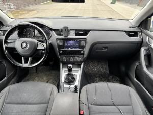 Blue Skoda Octavia 2017 in Kaunas, with an engine capacity of 1.60 L and mileage of 341 thousand km for 6900 €, photo 8 on AUTOMOTO.COM.LV