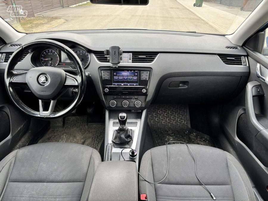 Blue Skoda Octavia 2017 in Kaunas, with an engine capacity of 1.60 L and mileage of 341 thousand km for 6900 €, photo 8 on AUTOMOTO.COM.LV