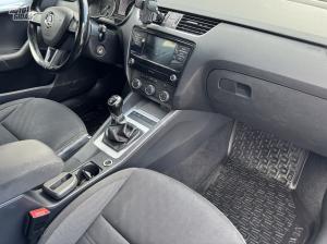 Blue Skoda Octavia 2017 in Kaunas, with an engine capacity of 1.60 L and mileage of 341 thousand km for 6900 €, photo 9 on AUTOMOTO.COM.LV