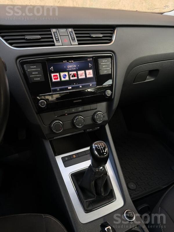 Blue Skoda Octavia 2017 in Riga, with an engine capacity of 1.60 L and mileage of 230 thousand km for 7900 €, photo 8 on AUTOMOTO.COM.LV