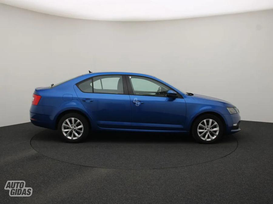 Blue Skoda Octavia 2017 in Vilnius, with an engine capacity of 1.60 L and mileage of 147 thousand km for 10399 €, photo 10 on AUTOMOTO.COM.LV
