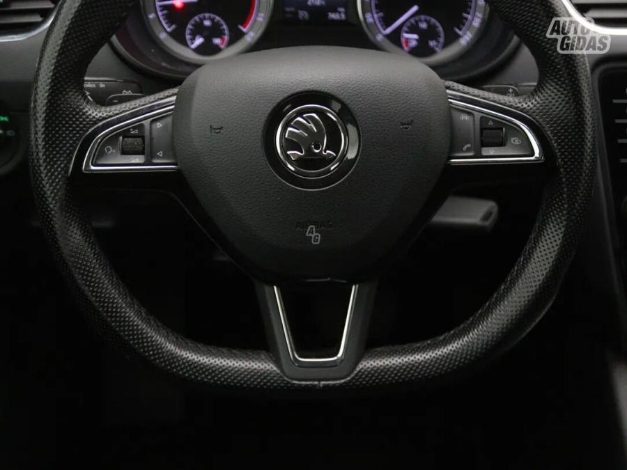 Blue Skoda Octavia 2017 in Vilnius, with an engine capacity of 1.60 L and mileage of 147 thousand km for 10399 €, photo 19 on AUTOMOTO.COM.LV