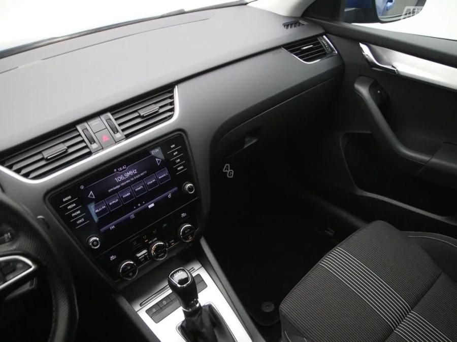 Blue Skoda Octavia 2017 in Vilnius, with an engine capacity of 1.60 L and mileage of 147 thousand km for 10399 €, photo 22 on AUTOMOTO.COM.LV