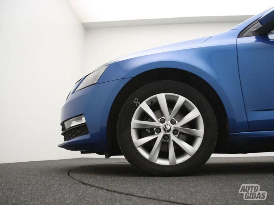 Blue Skoda Octavia 2017 in Vilnius, with an engine capacity of 1.60 L and mileage of 147 thousand km for 10399 €, photo 29 on AUTOMOTO.COM.LV