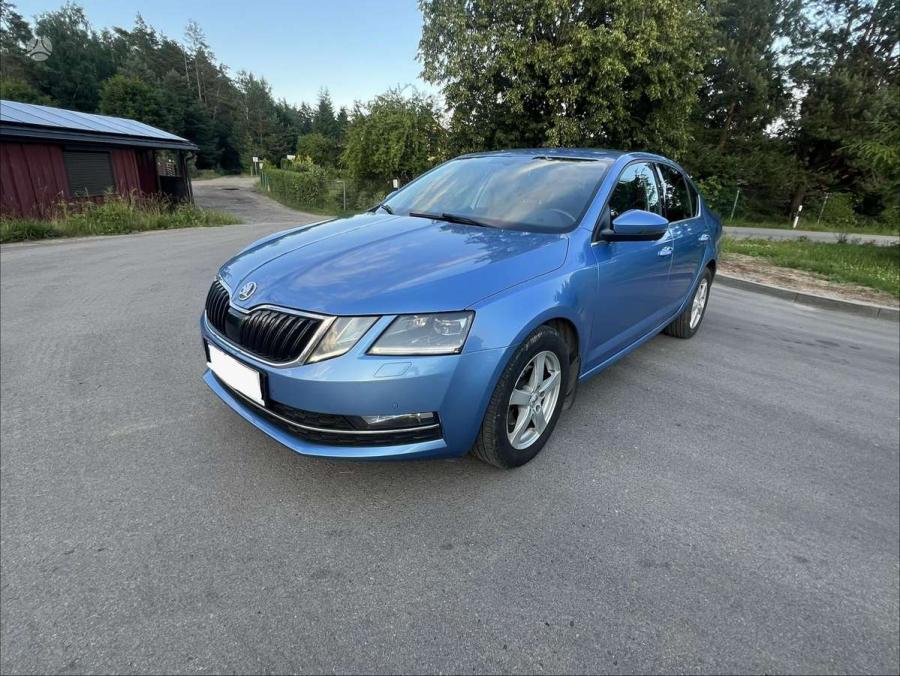 Blue Skoda Octavia 2017 in Vilnius, with an engine capacity of 1.60 L and mileage of 245 thousand km for 7800 €, photo 4 on AUTOMOTO.COM.LV