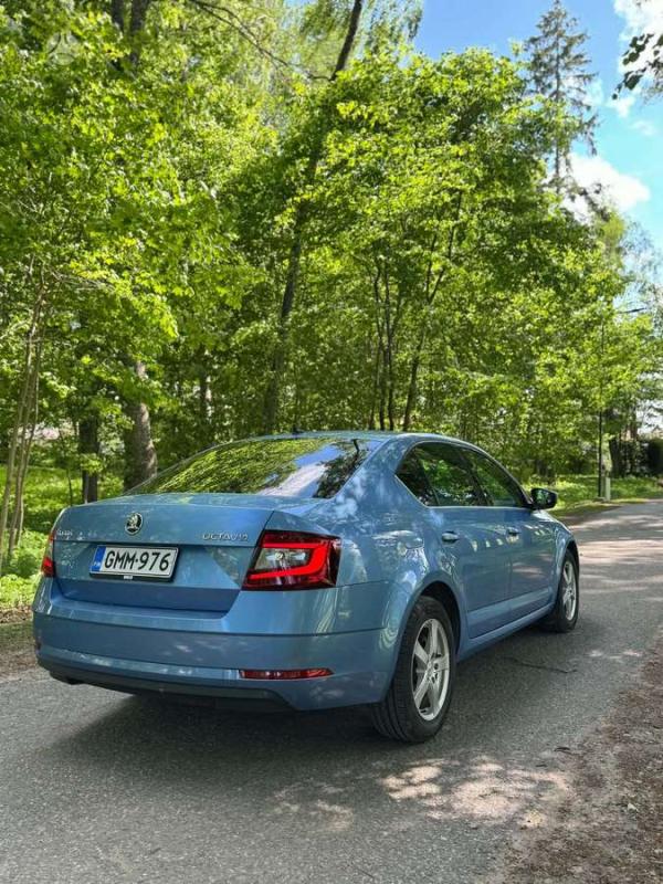 Blue Skoda Octavia 2017 in Vilnius, with an engine capacity of 1.60 L and mileage of 245 thousand km for 7200 €, photo 4 on AUTOMOTO.COM.LV