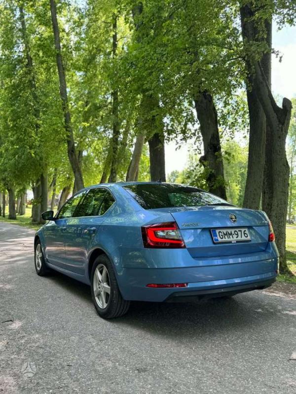 Blue Skoda Octavia 2017 in Vilnius, with an engine capacity of 1.60 L and mileage of 245 thousand km for 7200 €, photo 5 on AUTOMOTO.COM.LV