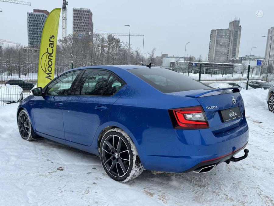 Blue Skoda Octavia 2018 in Vilnius, with an engine capacity of 1.97 L and mileage of 225 thousand km for 12800 €, photo 6 on AUTOMOTO.COM.LV