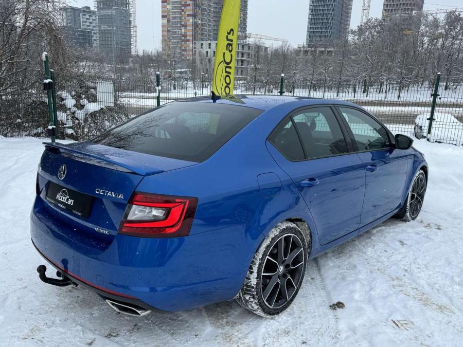 Blue Skoda Octavia 2018 in Vilnius, with an engine capacity of 1.97 L and mileage of 225 thousand km for 12800 €, photo 7 on AUTOMOTO.COM.LV