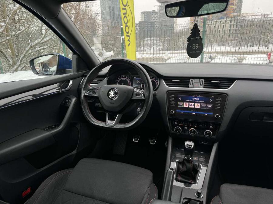 Blue Skoda Octavia 2018 in Vilnius, with an engine capacity of 1.97 L and mileage of 225 thousand km for 12800 €, photo 10 on AUTOMOTO.COM.LV