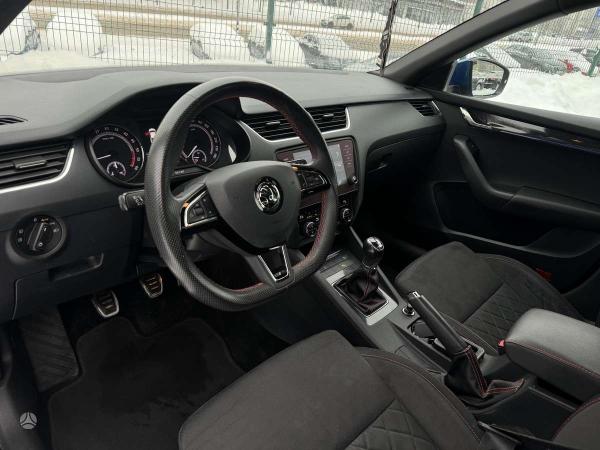 Blue Skoda Octavia 2018 in Vilnius, with an engine capacity of 1.97 L and mileage of 225 thousand km for 12000 €, photo 11 on AUTOMOTO.COM.LV