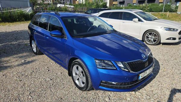 Blue Skoda Octavia 2018 in Vilnius, with an engine capacity of 1.98 L and mileage of 46 thousand km for 16900 €, photo 1 on AUTOMOTO.COM.LV