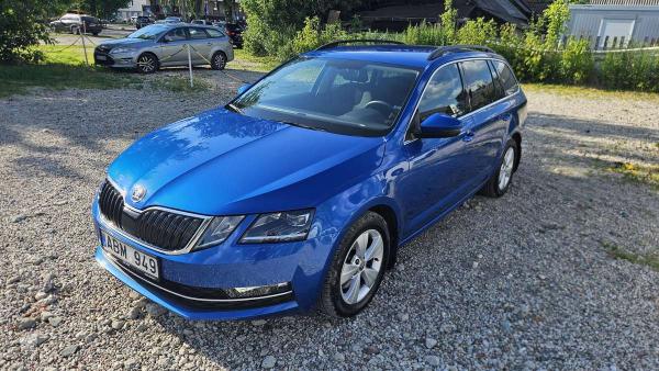 Blue Skoda Octavia 2018 in Vilnius, with an engine capacity of 1.98 L and mileage of 46 thousand km for 16900 €, photo 3 on AUTOMOTO.COM.LV