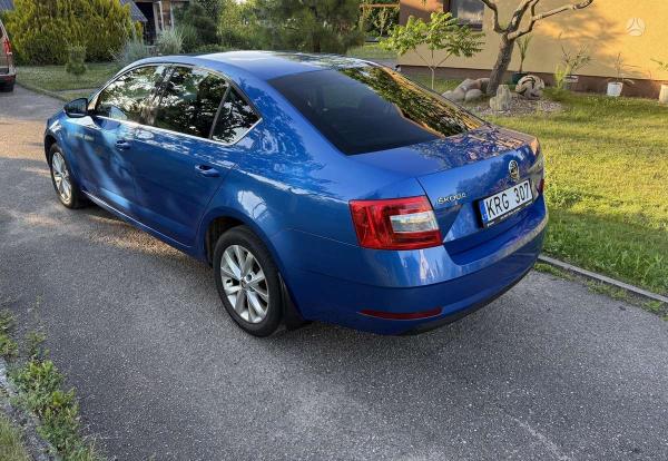 Zils Skoda Octavia 2018 Viļņa, ar dzinēja tilpumu 1.60 L un nobraukumu 284 tūkst. km par 9000 €, foto 4 vietnē AUTOMOTO.COM.LV