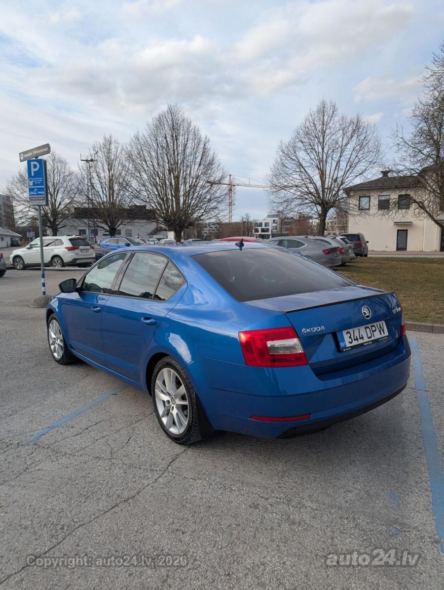 Zils Skoda Octavia 2020 Tallina, ar dzinēja tilpumu 1.50 L un nobraukumu 115 tūkst. km par 12900 €, foto 4 vietnē AUTOMOTO.COM.LV