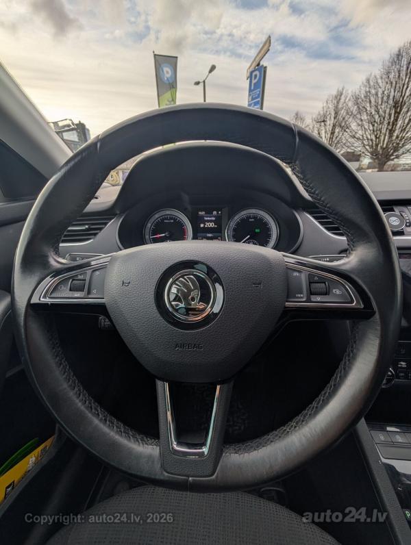 Zils Skoda Octavia 2020 Tallina, ar dzinēja tilpumu 1.50 L un nobraukumu 115 tūkst. km par 12900 €, foto 9 vietnē AUTOMOTO.COM.LV