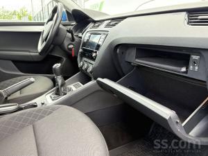 Zils Skoda Octavia 2020 Rīga, ar dzinēja tilpumu 1.00 L un nobraukumu 100 tūkst. km par 9900 €, foto 29 vietnē AUTOMOTO.COM.LV
