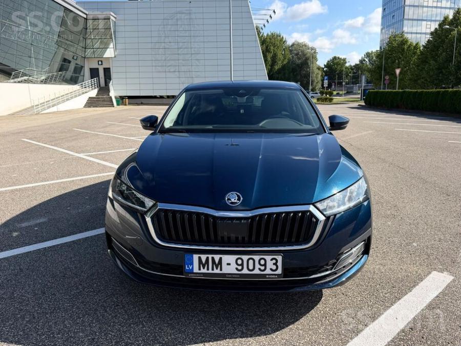 Blue Skoda Octavia 2020 in Riga, with an engine capacity of 2.00 L and mileage of 95 thousand km for 17500 €, photo 3 on AUTOMOTO.COM.LV