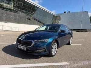 Blue Skoda Octavia 2020 in Riga, with an engine capacity of 2.00 L and mileage of 95 thousand km for 17500 €, photo 4 on AUTOMOTO.COM.LV