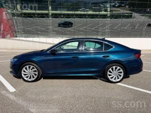 Blue Skoda Octavia 2020 in Riga, with an engine capacity of 2.00 L and mileage of 95 thousand km for 17500 €, photo 5 on AUTOMOTO.COM.LV