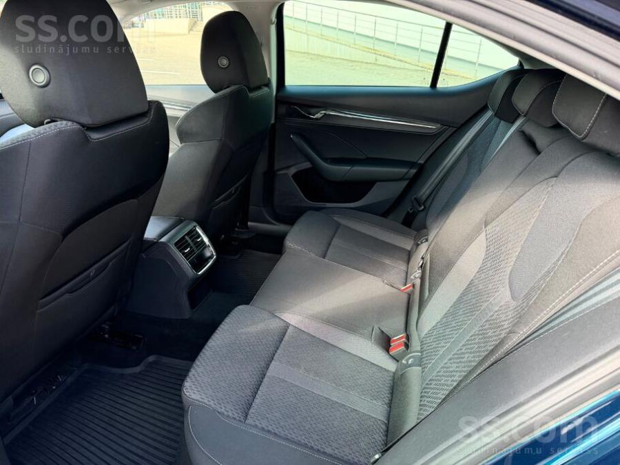 Blue Skoda Octavia 2020 in Riga, with an engine capacity of 2.00 L and mileage of 95 thousand km for 17500 €, photo 18 on AUTOMOTO.COM.LV