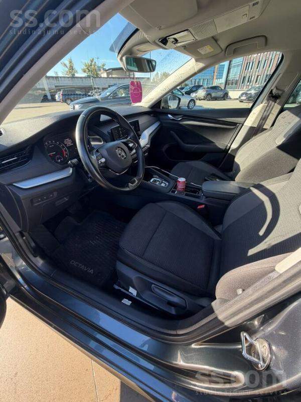 Skoda Octavia 2020 Rīga vietnē Zils Skoda Octavia 2020 Rīga, ar dzinēja tilpumu 2.00 L un nobraukumu 130 tūkst. km par 17500 €, foto 6 vietnē AUTOMOTO.COM.LV