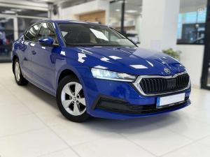 Blue Skoda Octavia 2021 in Kaunas, with an engine capacity of 1.50 L and mileage of 115 thousand km for 11800 €, photo 3 on AUTOMOTO.COM.LV