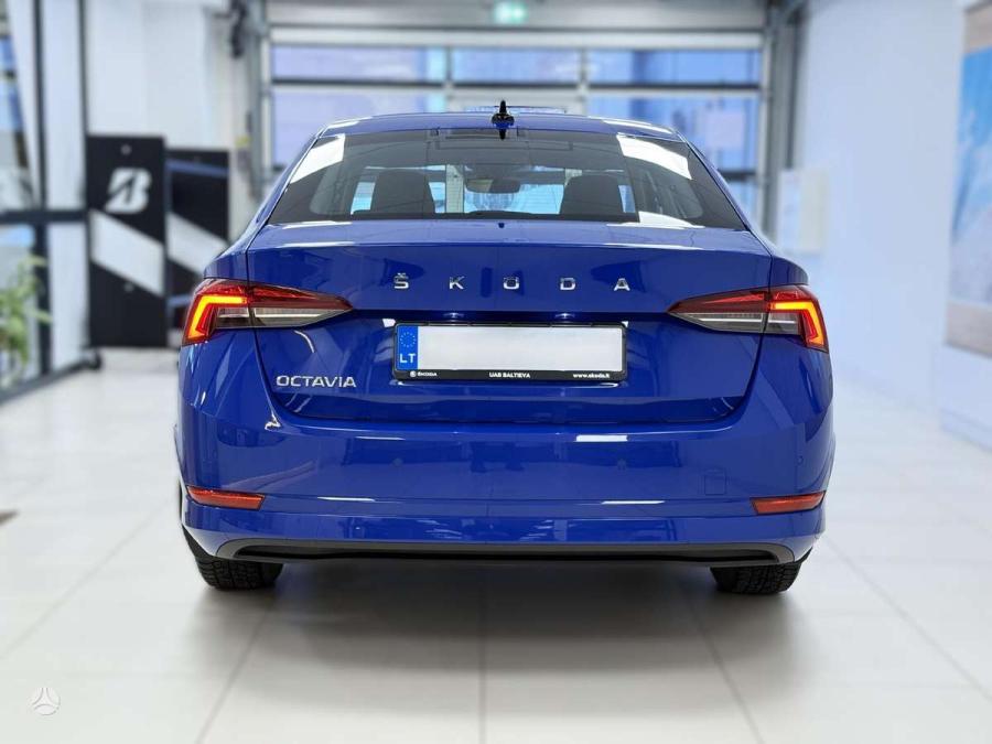 Blue Skoda Octavia 2021 in Kaunas, with an engine capacity of 1.50 L and mileage of 115 thousand km for 11800 €, photo 6 on AUTOMOTO.COM.LV