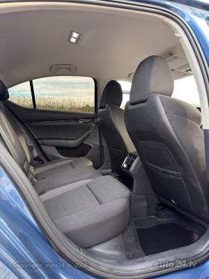 Zils Skoda Octavia 2021 Tallina, ar dzinēja tilpumu 2.00 L un nobraukumu 94 tūkst. km par 24900 €, foto 15 vietnē AUTOMOTO.COM.LV