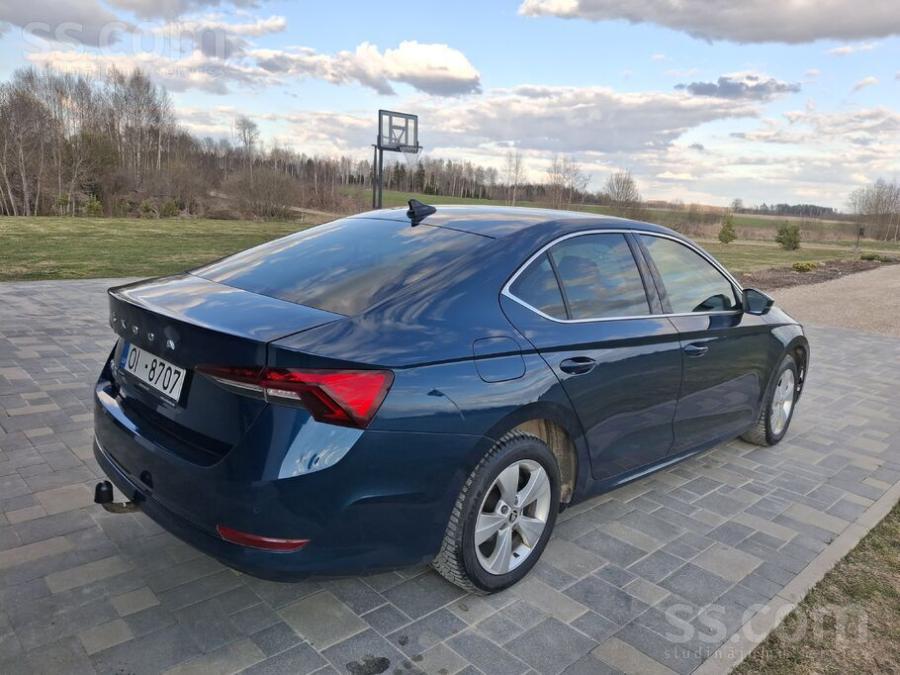 Blue Skoda Octavia 2021 in Ogre, with an engine capacity of 1.00 L and mileage of 89 thousand km for 13100 €, photo 3 on AUTOMOTO.COM.LV