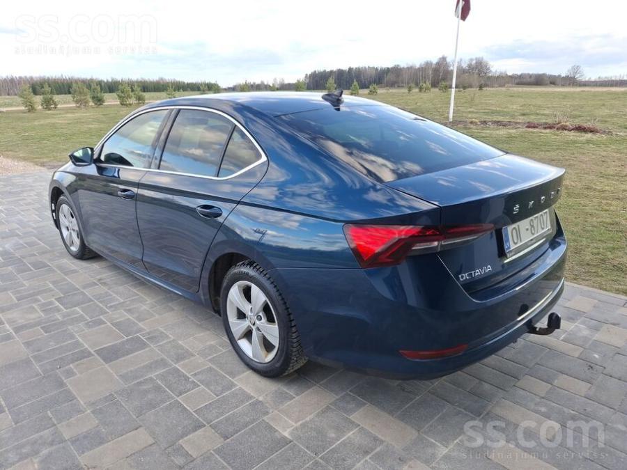 Blue Skoda Octavia 2021 in Ogre, with an engine capacity of 1.00 L and mileage of 89 thousand km for 13100 €, photo 4 on AUTOMOTO.COM.LV