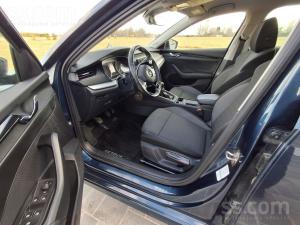Blue Skoda Octavia 2021 in Ogre, with an engine capacity of 1.00 L and mileage of 89 thousand km for 13100 €, photo 6 on AUTOMOTO.COM.LV