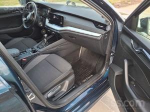 Blue Skoda Octavia 2021 in Ogre, with an engine capacity of 1.00 L and mileage of 89 thousand km for 13100 €, photo 8 on AUTOMOTO.COM.LV