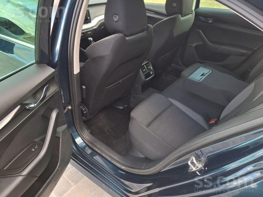 Blue Skoda Octavia 2021 in Ogre, with an engine capacity of 1.00 L and mileage of 89 thousand km for 13100 €, photo 9 on AUTOMOTO.COM.LV