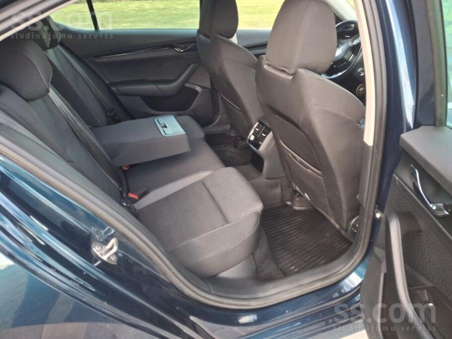 Blue Skoda Octavia 2021 in Ogre, with an engine capacity of 1.00 L and mileage of 89 thousand km for 13100 €, photo 10 on AUTOMOTO.COM.LV