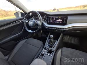 Blue Skoda Octavia 2021 in Ogre, with an engine capacity of 1.00 L and mileage of 89 thousand km for 13100 €, photo 14 on AUTOMOTO.COM.LV