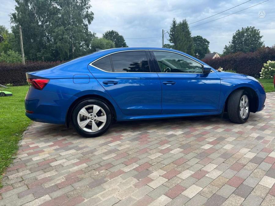 Blue Skoda Octavia 2021 in Riga, with an engine capacity of 2.00 L and mileage of 160 thousand km for 14300 €, photo 4 on AUTOMOTO.COM.LV