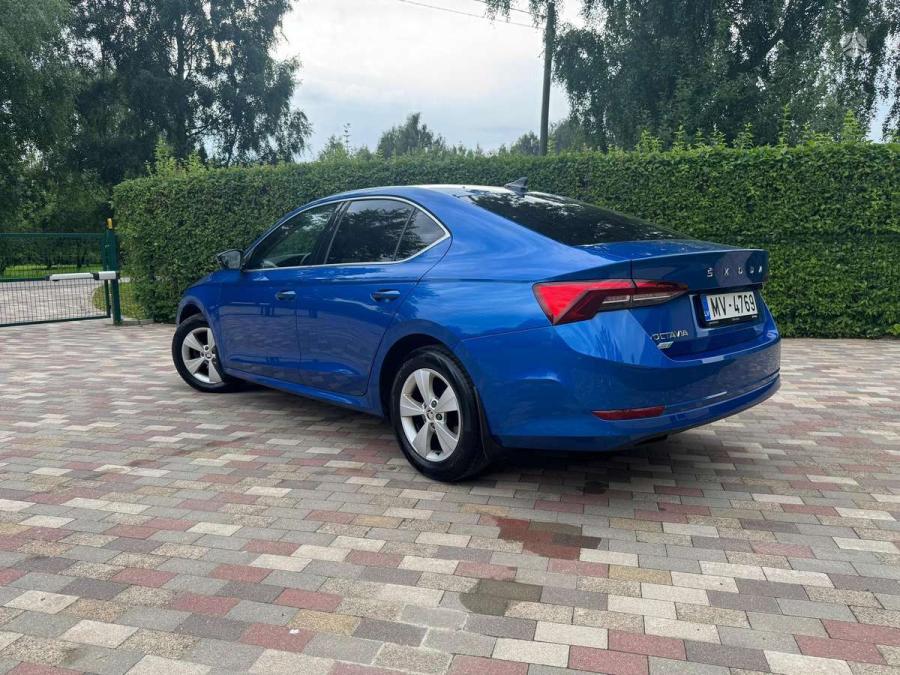 Blue Skoda Octavia 2021 in Riga, with an engine capacity of 2.00 L and mileage of 160 thousand km for 14300 €, photo 6 on AUTOMOTO.COM.LV