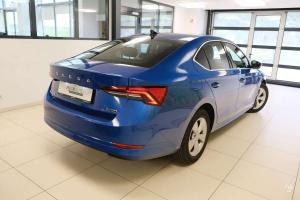 Blue Skoda Octavia 2021 in Vilnius, with an engine capacity of 1.50 L and mileage of 172 thousand km for 14950 €, photo 3 on AUTOMOTO.COM.LV